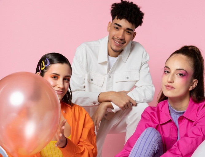 10 Ide Mix and Match Warna yang Perfect Combo buat OOTD - Laruna